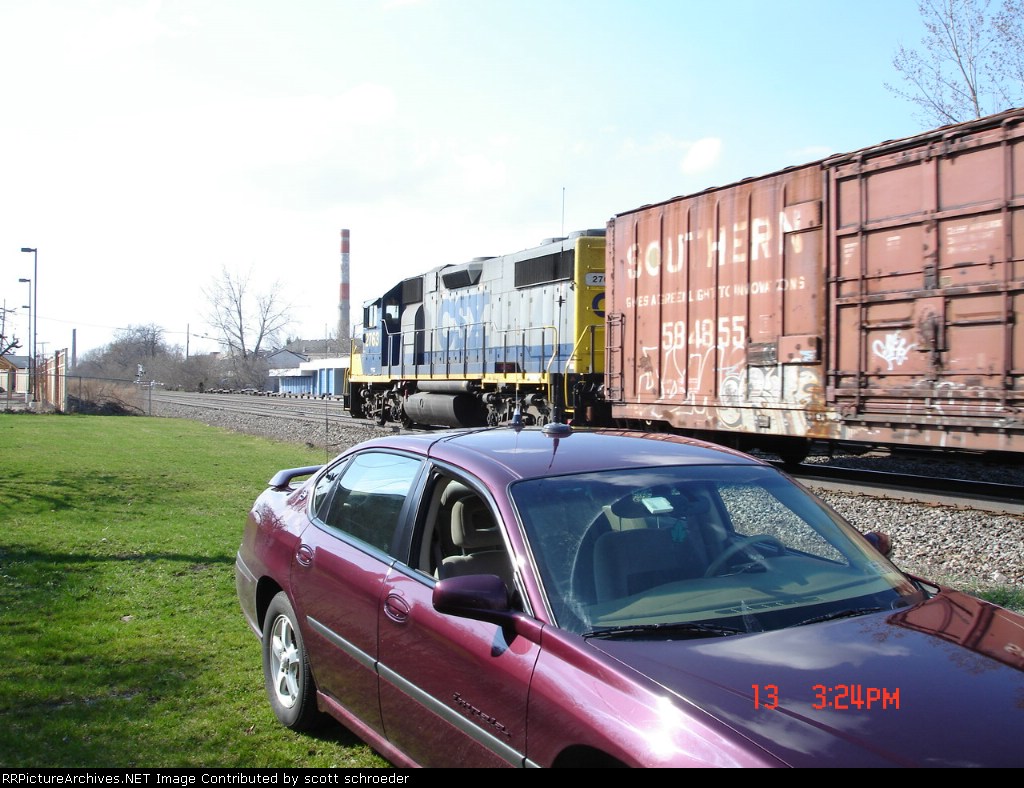 CSX 2763 (GP38-2) & SOU Boxcar #584855 WB on the Shore